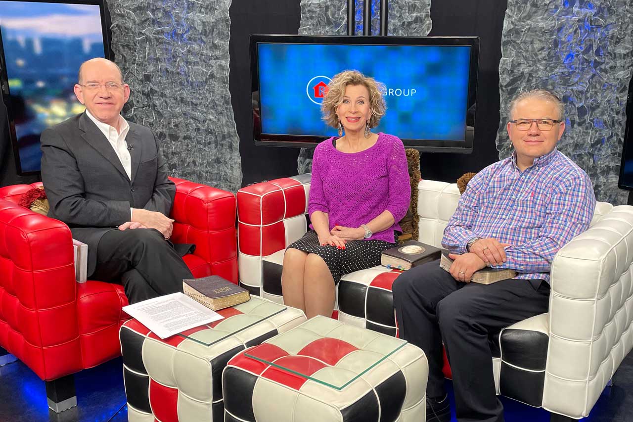 The Gifts Change Everything | Renner Ministries